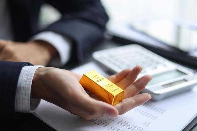 Gold, silver trade higher amid weaker dollar, geopolitical uncertainty