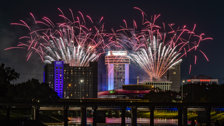 Watch an entire Wichita Riverfest fireworks show in one minute