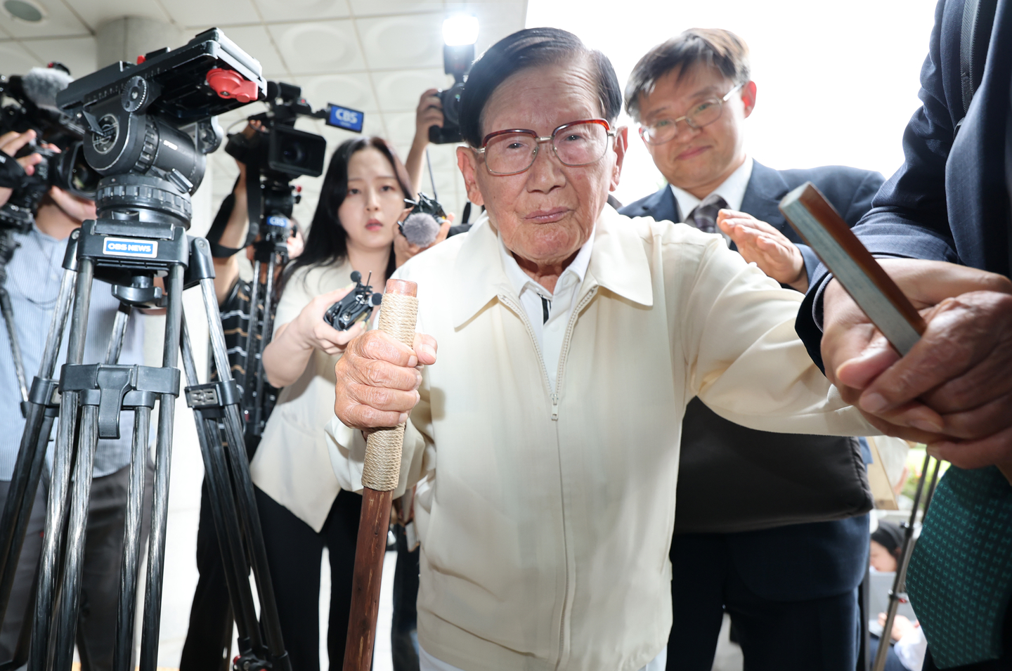 Shincheonji sect leader probed over allegations of forced party ...