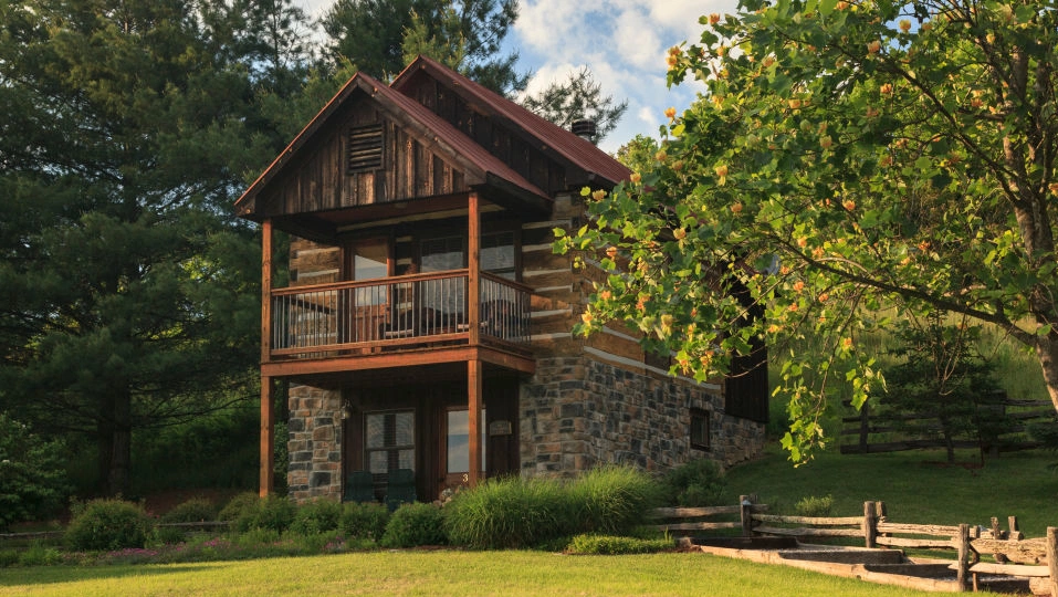 3 historic and custom log homes in Virginia