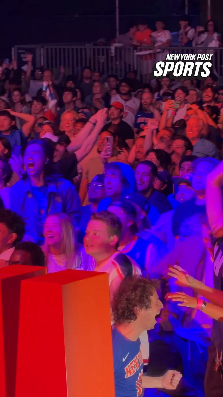 Jalen Brunson's dagger had the Central Park watch party going WILD! :fire: