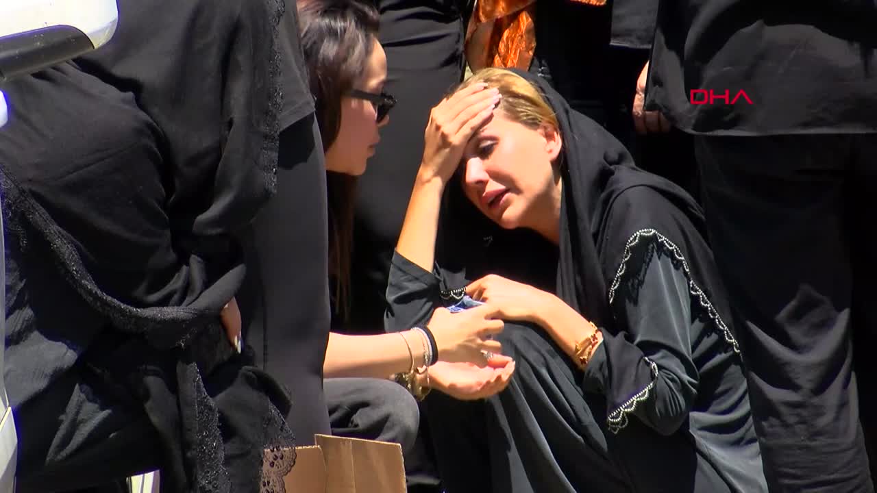Can Polat'ın kızı cenazede sinir krizi geçirdi: Babama tatil mezar oldu