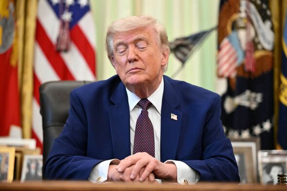 White House forced to issue statement as Donald Trump vanishes amid ...