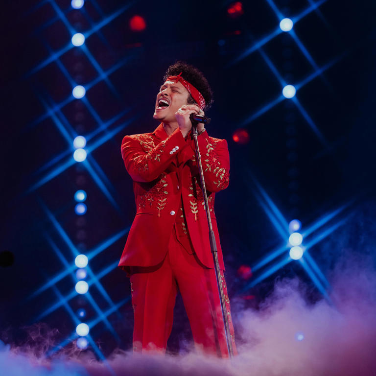 Bruno Mars kicks off world dates on the Romantic Tour, shop tickets