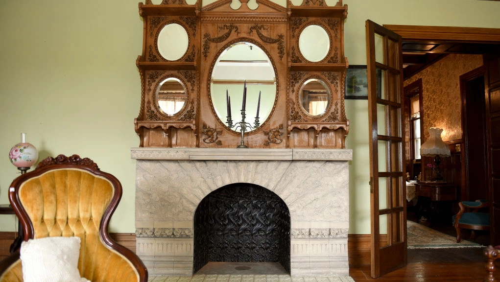 3 historic and custom log homes in Virginia