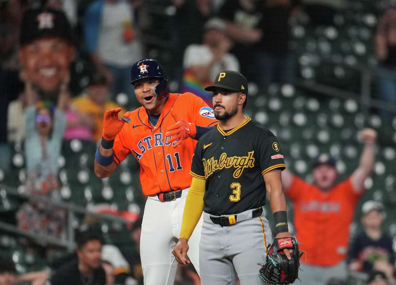 Rally time: Houston Astros score six runs with two outs in the eighth ...