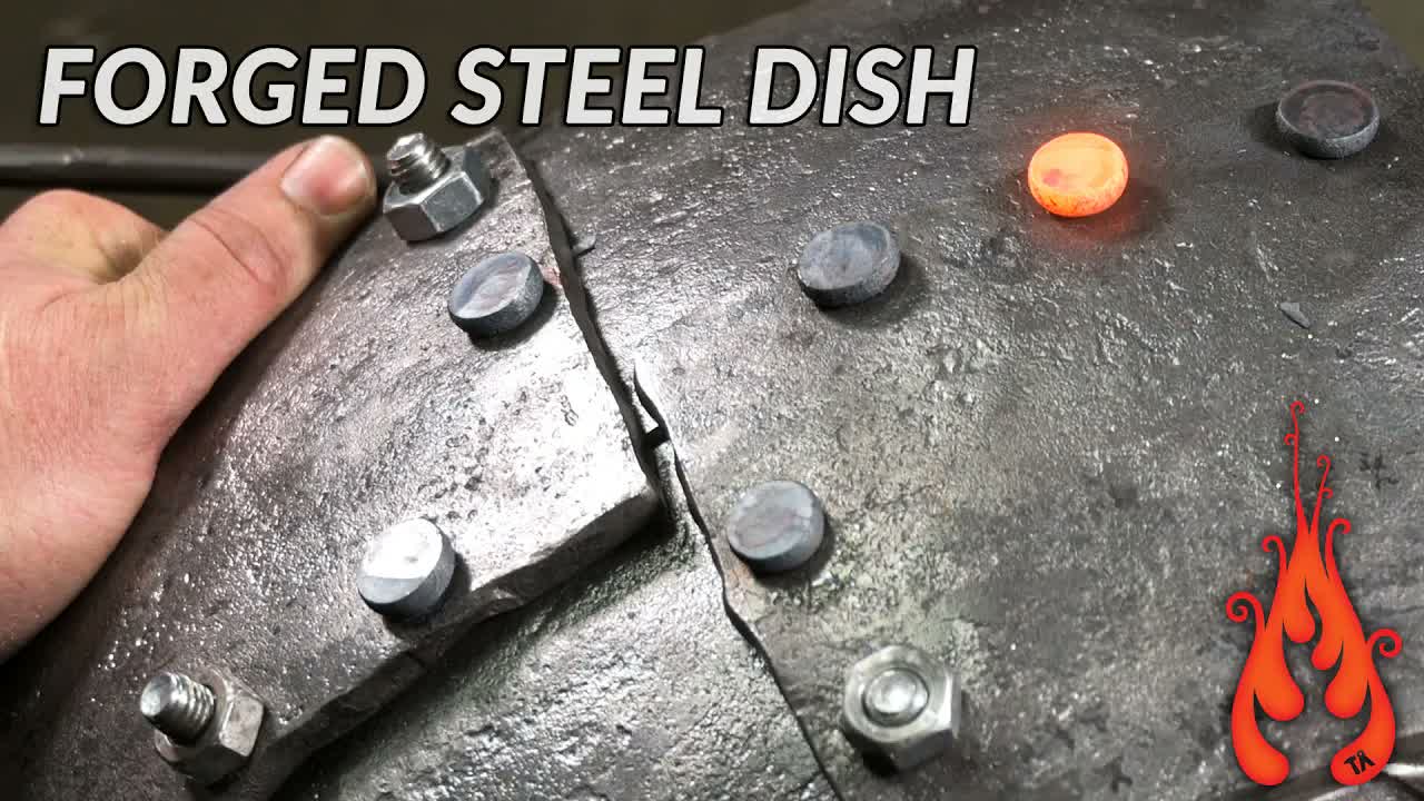 Flat steel turned into a dish – The forge transformation