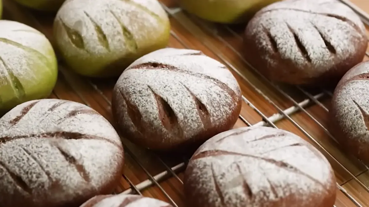 Resep roti isi mochi aneka rasa: pandan, cokelat, dan keju yang praktis