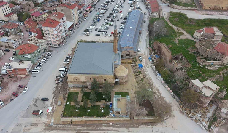 Asırlık Sungur Bey Cami cuma namazı ile yeniden ibadete açılıyor