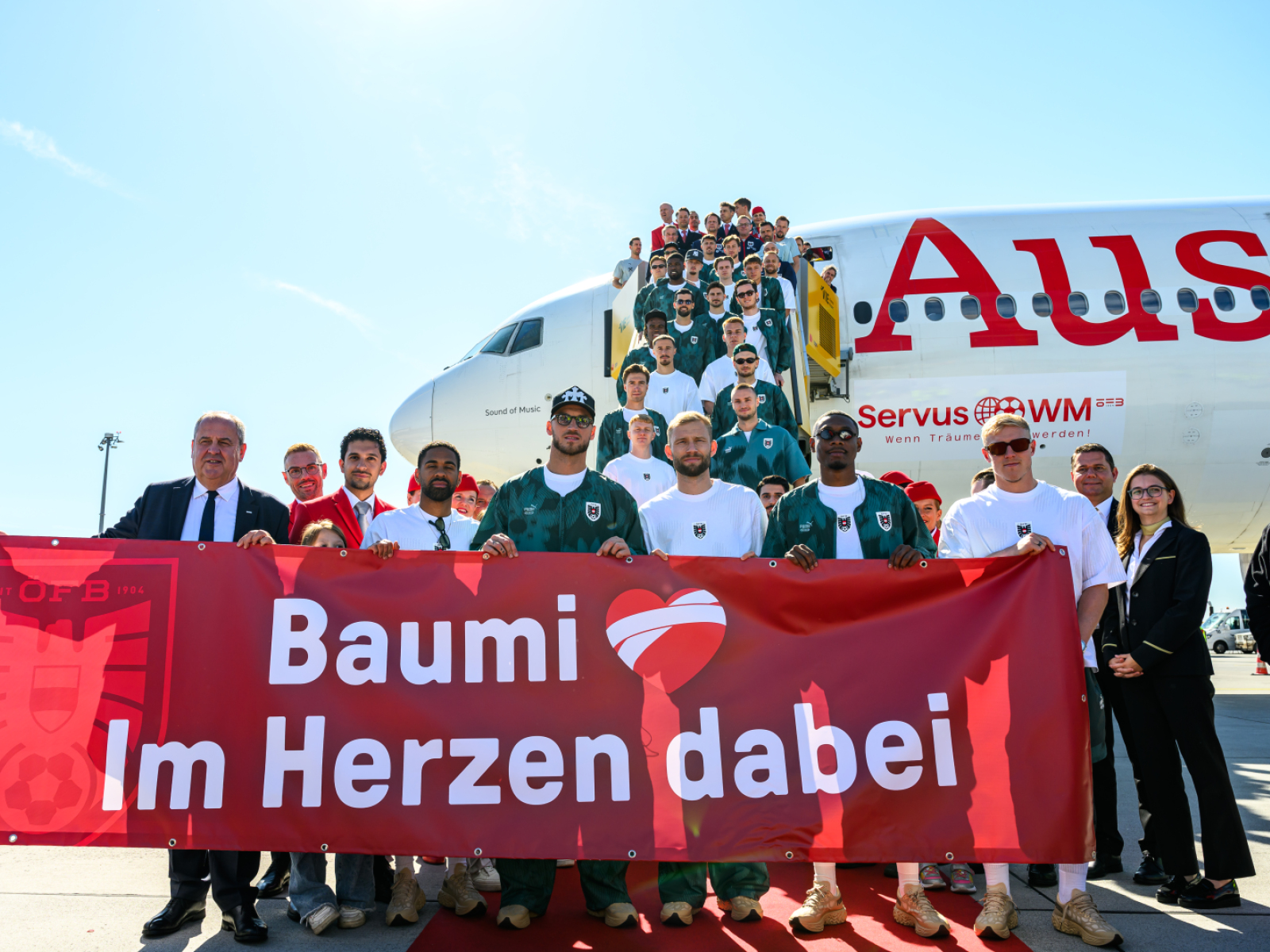 ÖFB-Team nach Verabschiedung zur WM in Los Angeles gelandet