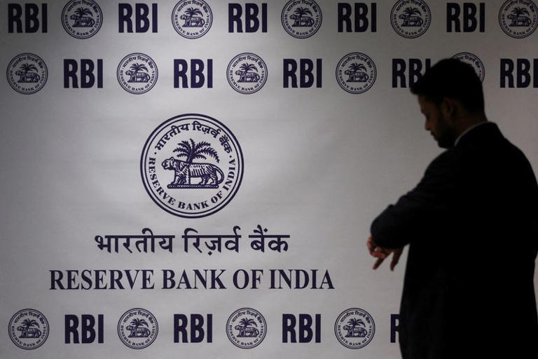 Indian central bank's heavy FX swaps drag premiums to 2-month low ahead ...