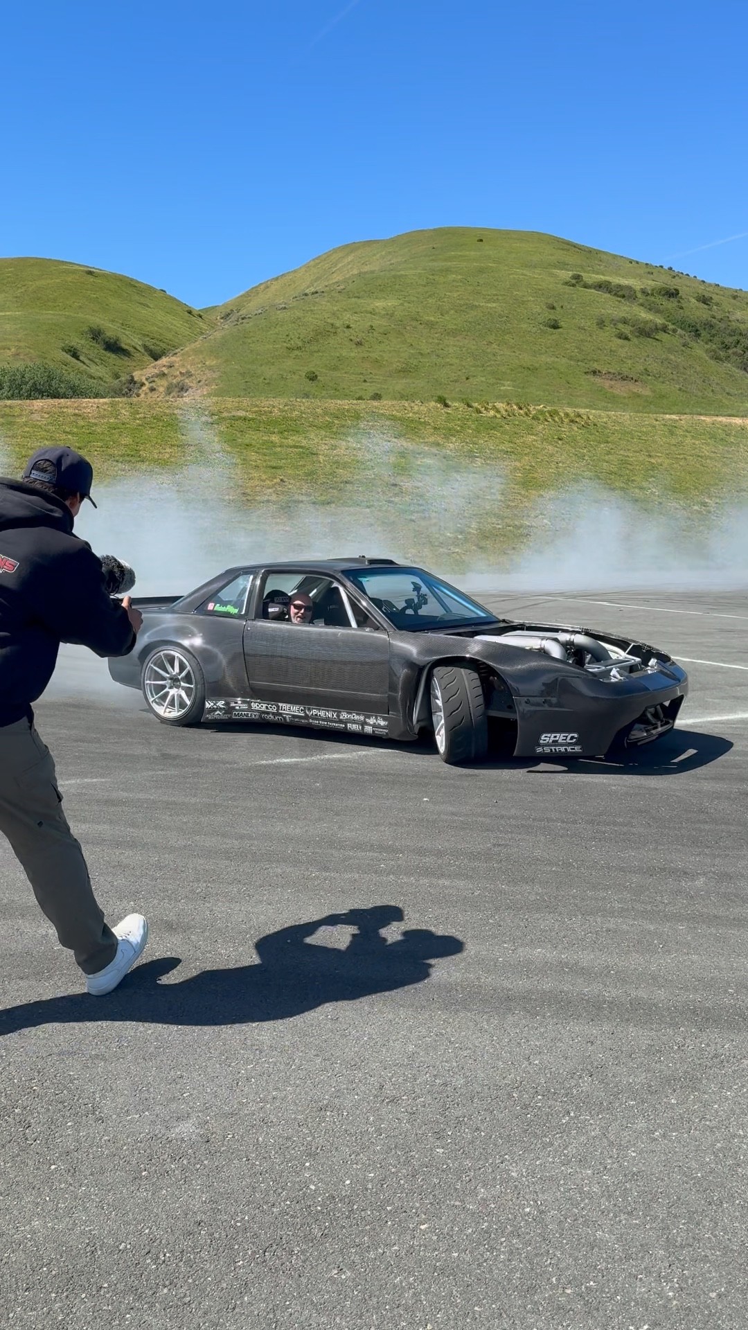 700 HP carbon 240SX fills the course with smoke