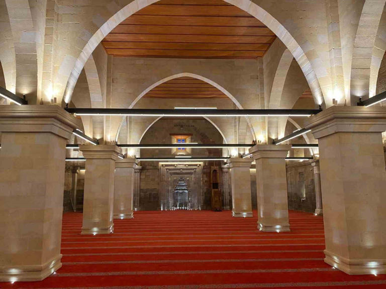 Asırlık Sungur Bey Cami cuma namazı ile yeniden ibadete açılıyor