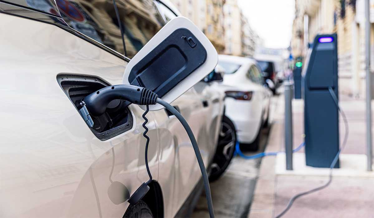 Drivers could pocket €8,500 under government EV switching scheme