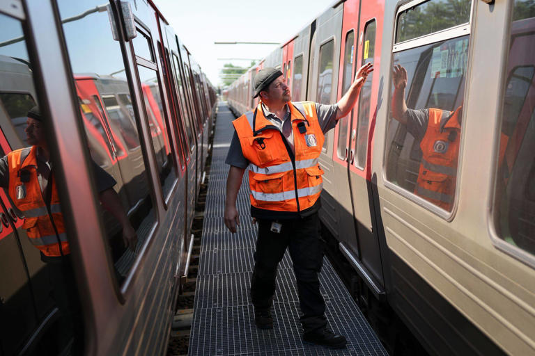 XXL-Waschanlage bringt Hamburger U-Bahnen auf Hochglanz
