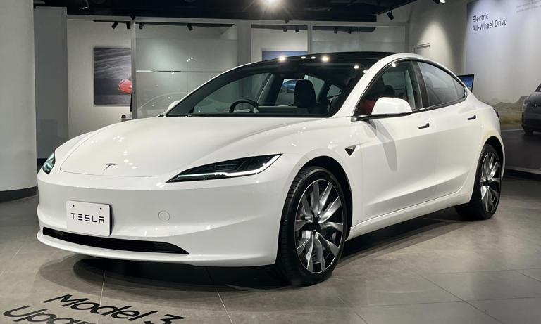 Tesla Model 3 lost 82 miles of range after 380,000 miles