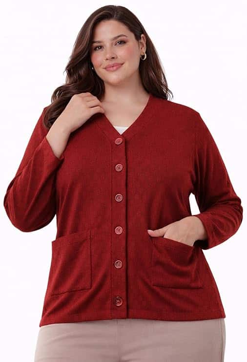 Fashionable women's sweaters to stay warm in style