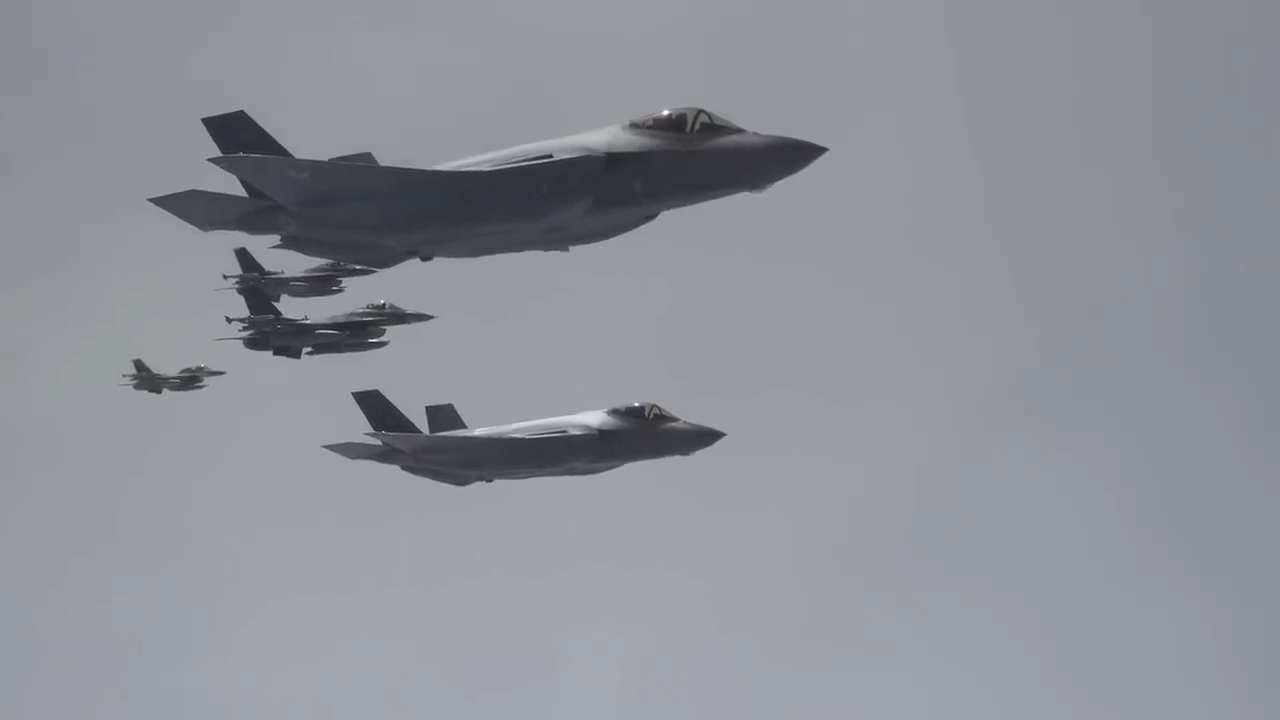 Watch $100 million fighters battle in the sky - "Future wars start here"