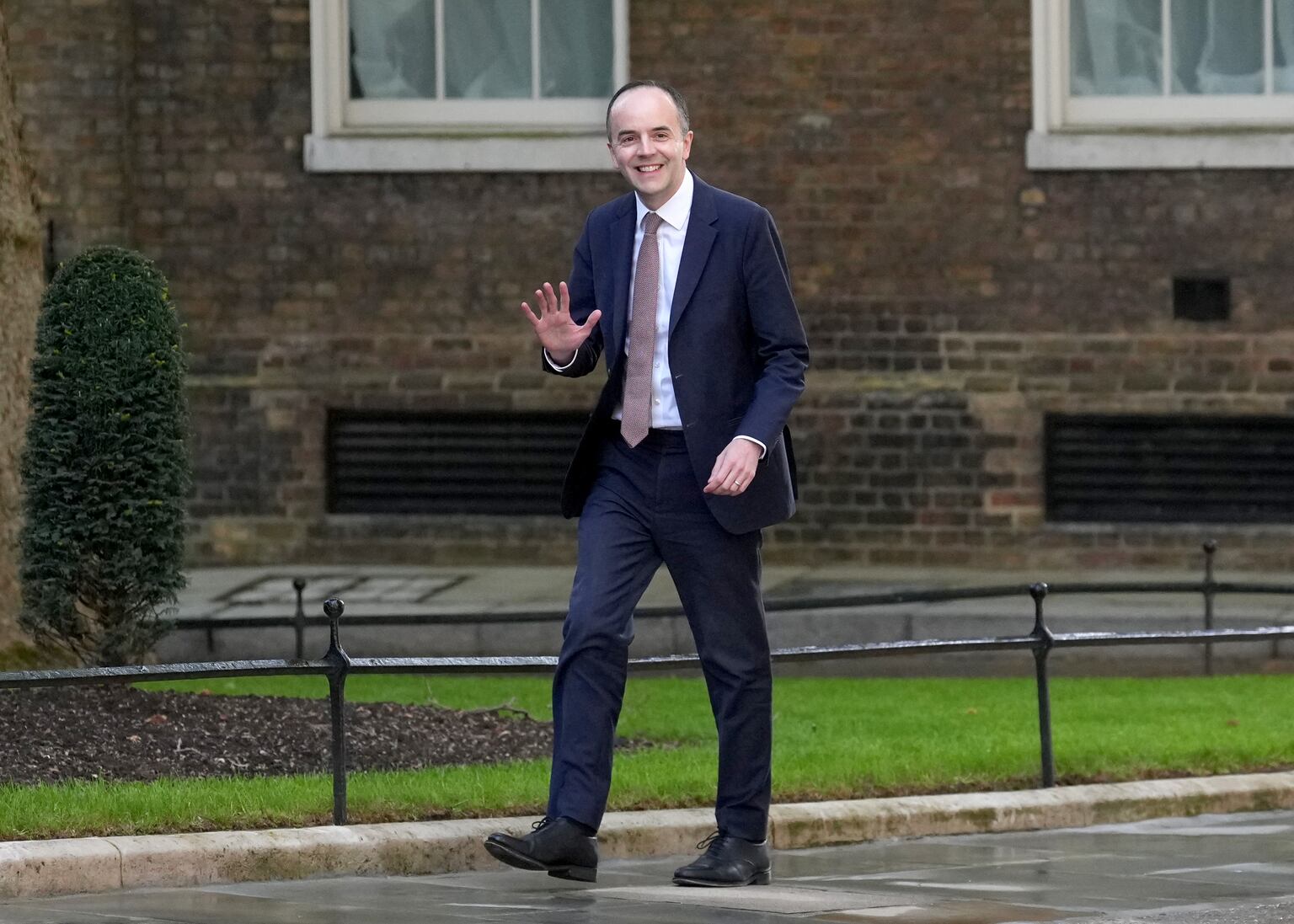 NHS staff should not wear political badges at work, says antisemitism ...