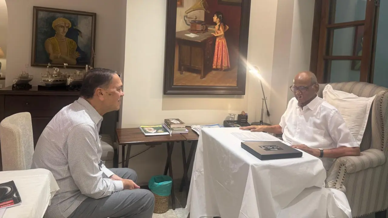 Dilip Walse Patil meets Sharad Pawar; discusses onion prices ...
