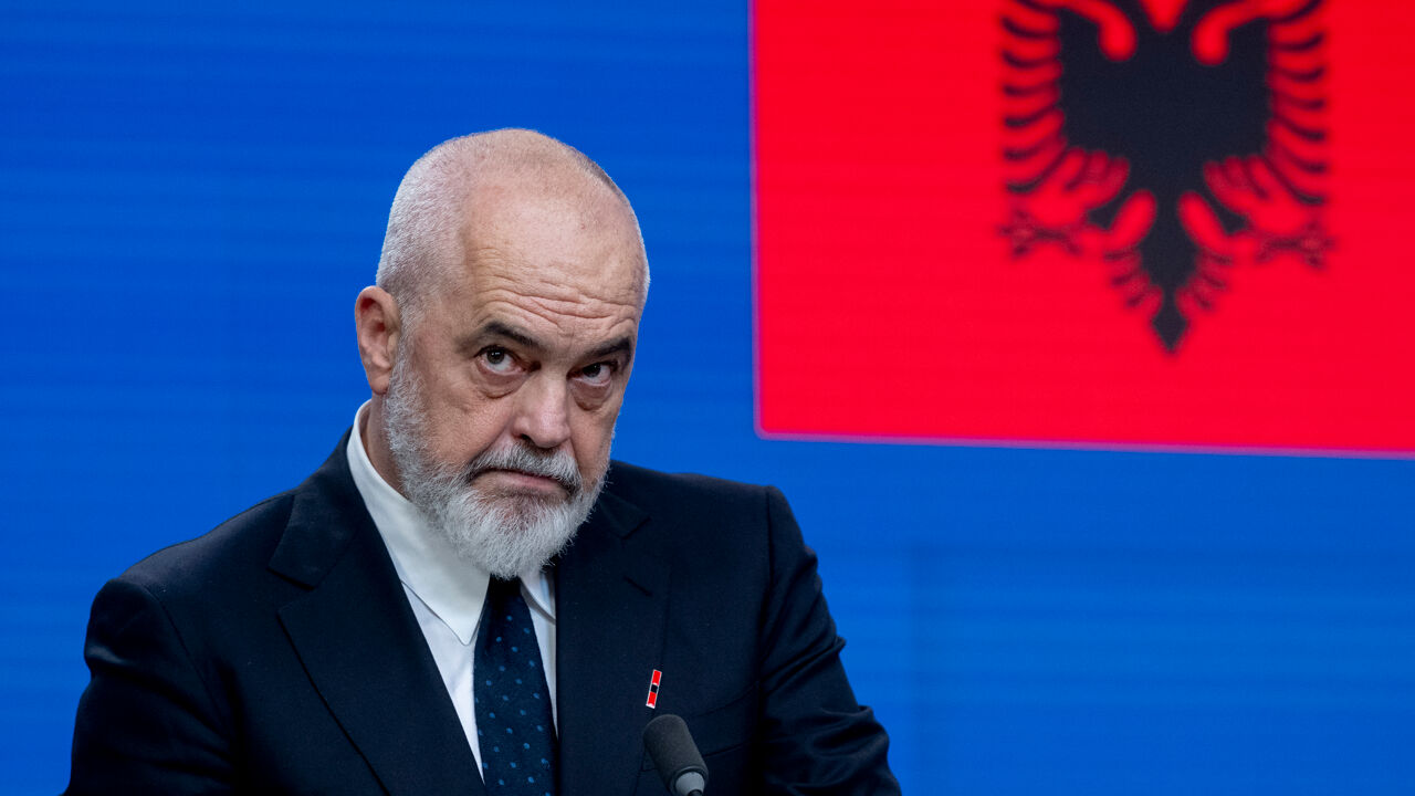 'Flamingo-revolutie' in Albanië: al 4 dagen protest tegen nieuw Trump ...