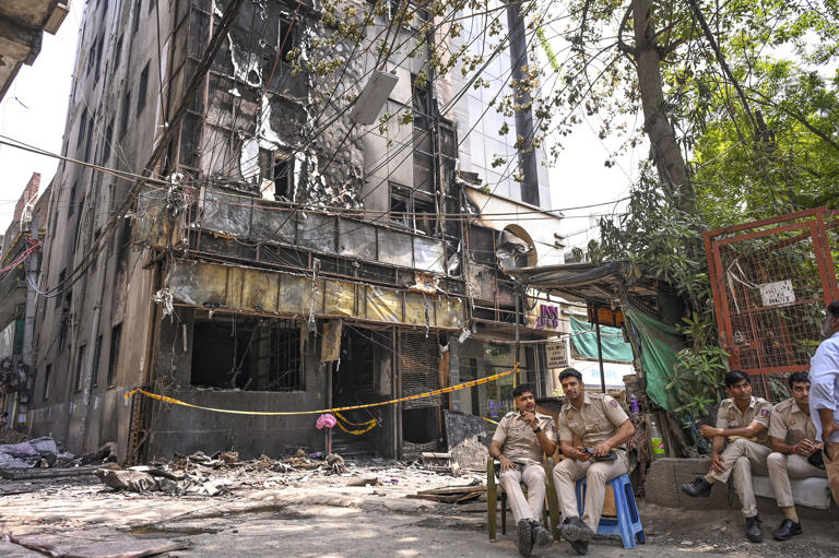 'Even a small sound scares us': Fear, grief linger in Malviya Nagar day ...
