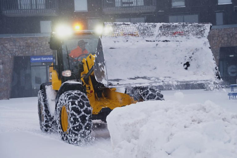 Popular Aussie ski resorts blanketed in snow days out from season