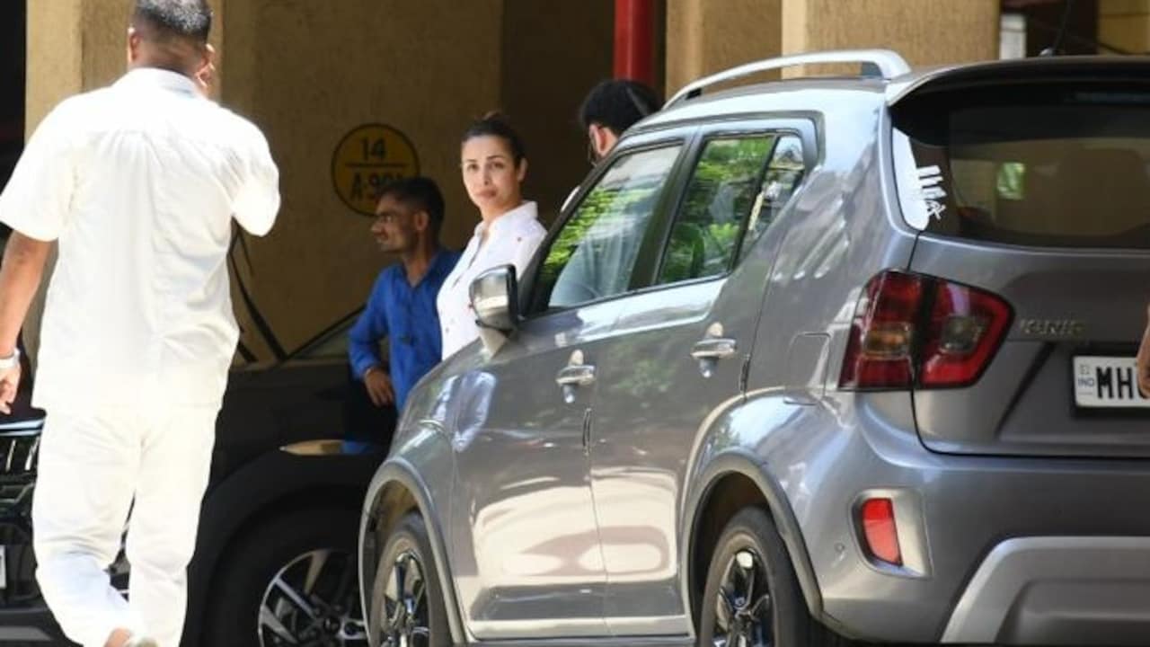 Malaika Arora reaches Pahlaj Nihalani's residence to pay last respects