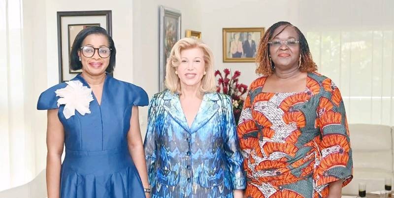 Fête des Mères 2026 : Dominique Ouattara honorée par une délégation de ...