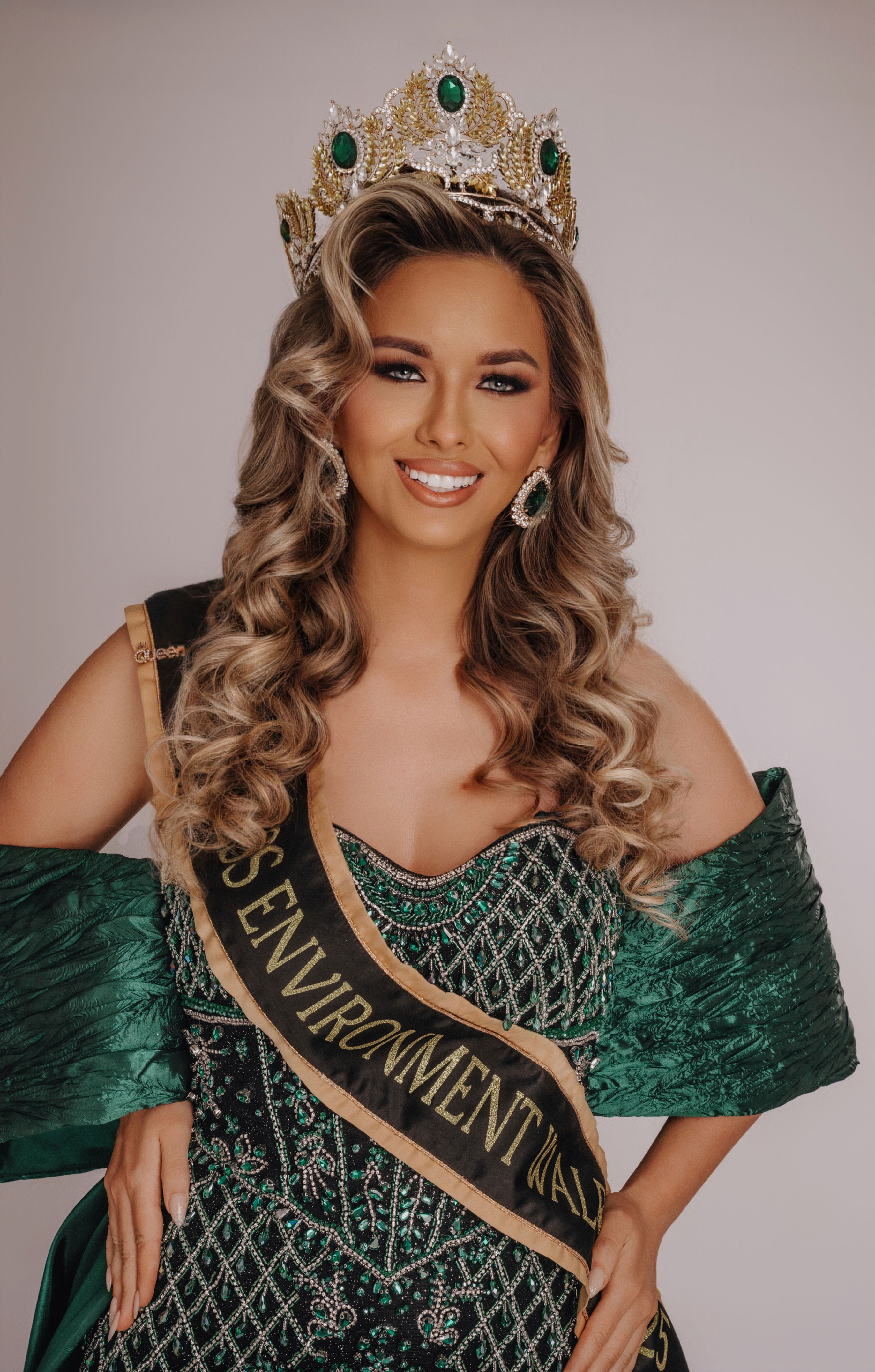 A Wigan beauty queen and marine biologist hopes to make a splash as she ...