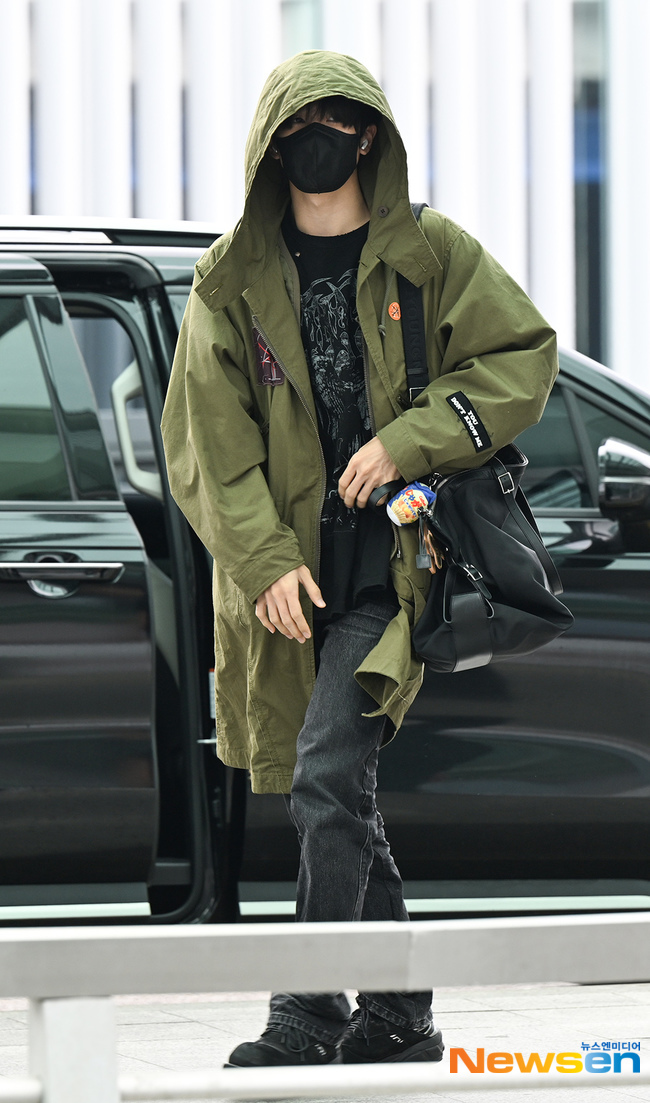 NCT드림 지성, 초여름에도 야상코트 [포토엔HD]