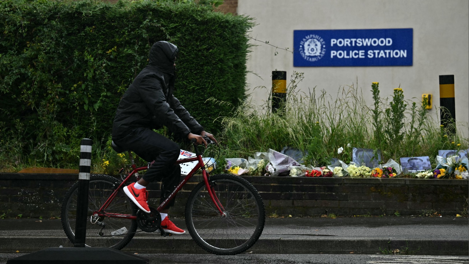 Britse agenten duiken onder na valse beschuldigingen rondom dood student