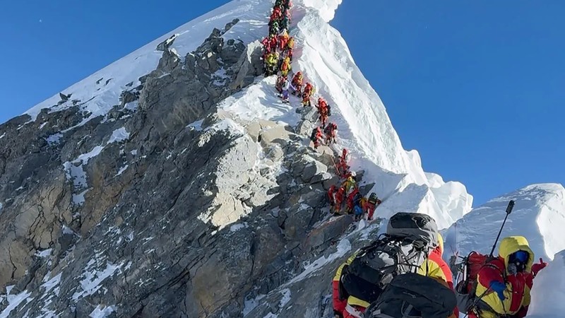 Missing Everest climber crawls back to base camp alive