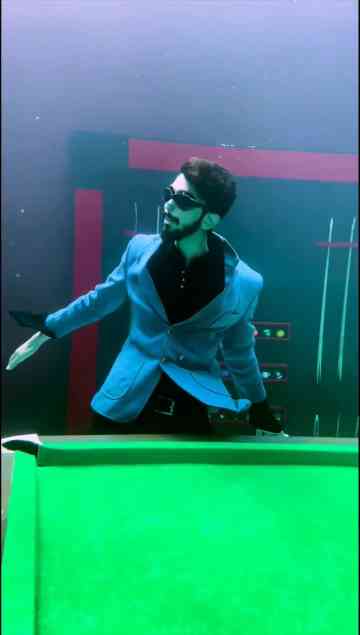 Creating a visual melody underwater
