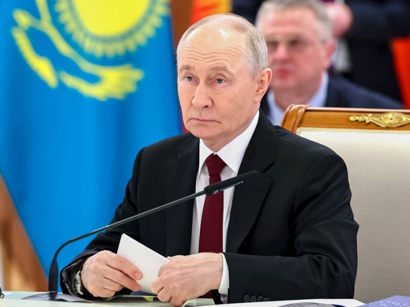 Wladimir Putin: Feueralarm im Kreml-Hafen - Ukraine setzt Putins ...