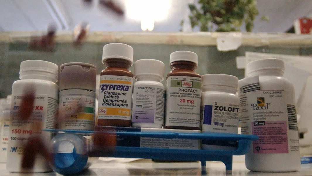 Study links long-term antidepressant use to overstated benefits, risks