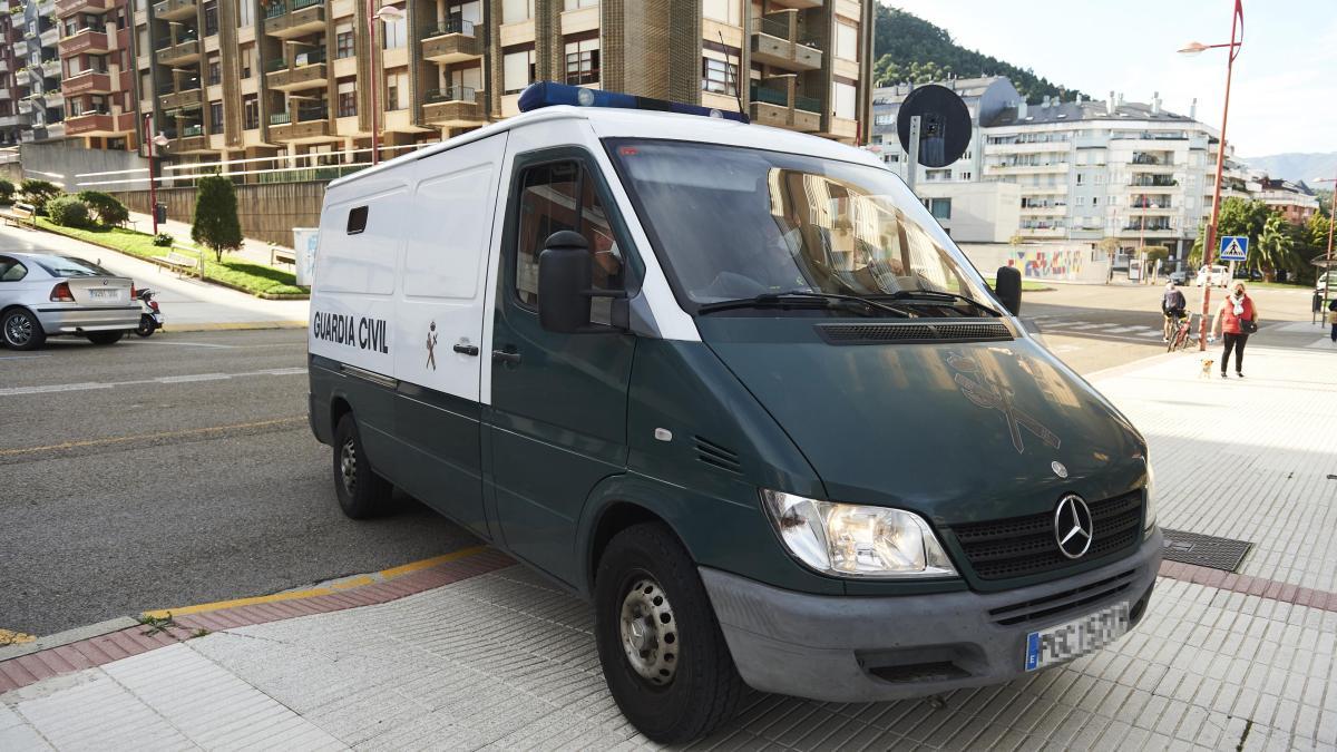 Investigado un hombre de 84 años en Cantabria por arrastrar a un perro ...