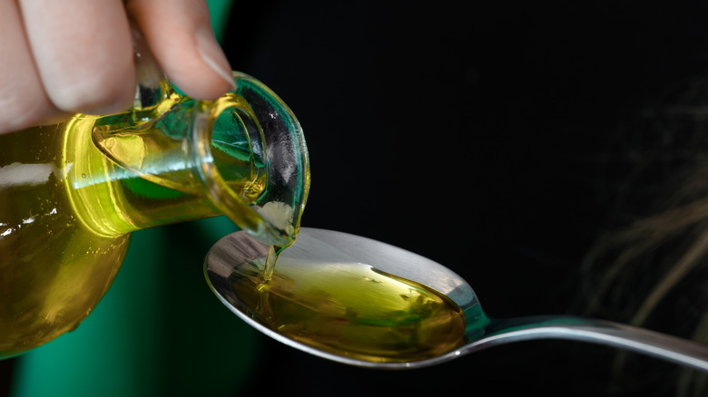 Refined vs blended oil: Which one's best for deep-fried recipes?