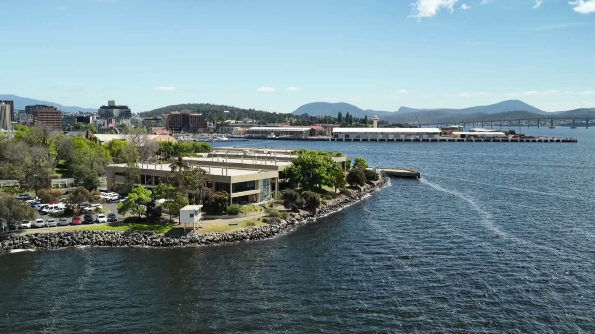 Tasmania reconsiders ban on RSV Nuyina passing under Tasman Bridge