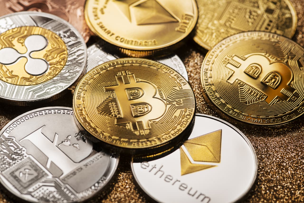 Bitcoin and Ethereum head toward 52-week lows. Cryptocurrencies hit a ...