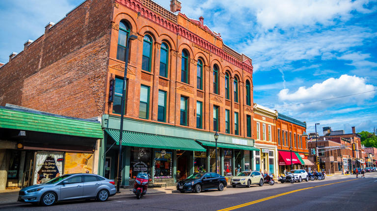 'The birthplace of Minnesota' is a picturesque, artsy city with a ...