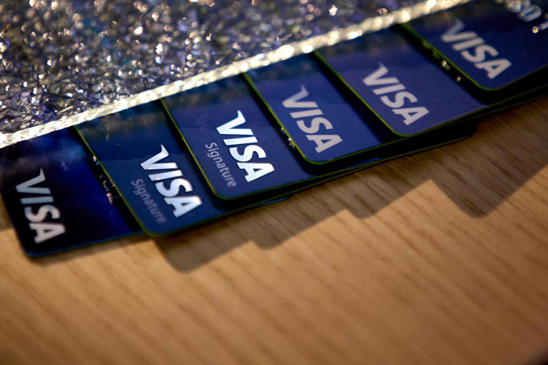 New gold-backed Visa card lets users earn 6% cashback