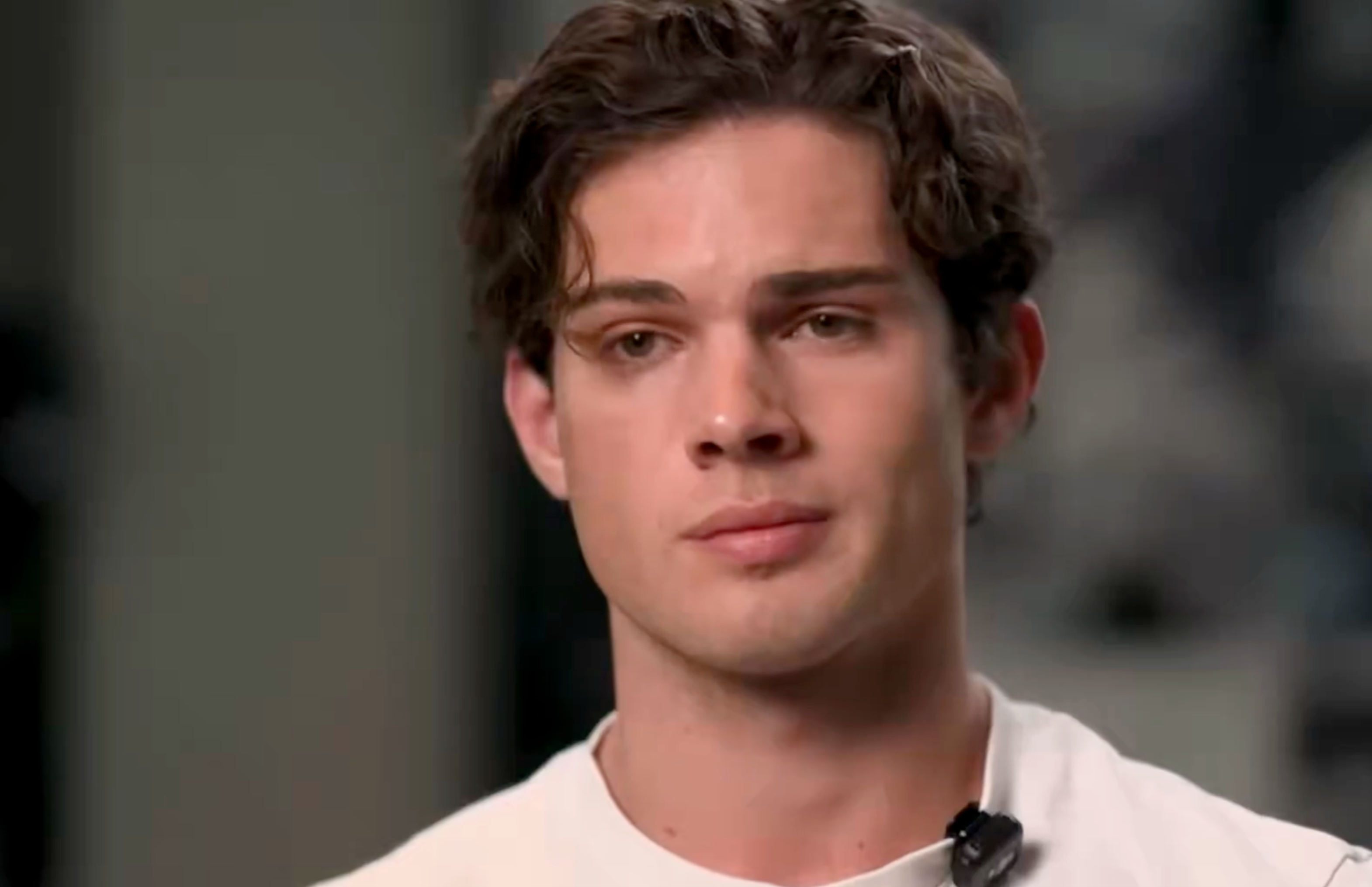 He smashes his own face to look better