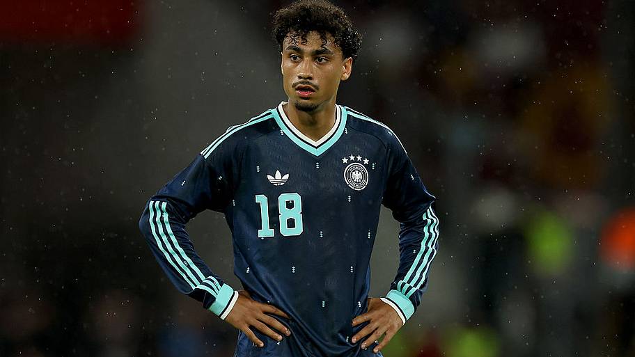 Bericht: FC Bayern mit DFB-Star einig – Ablöse-Poker mit der Eintracht ...