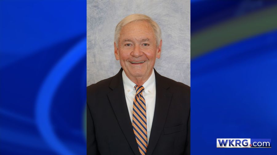 Orange Beach councilman stepping down
