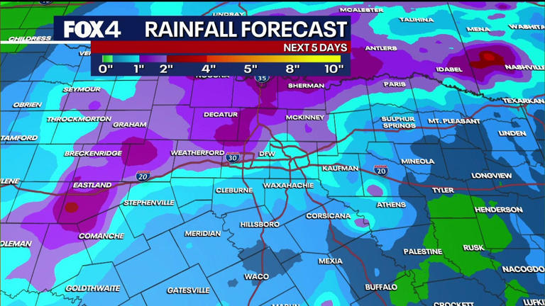 Dallas weather: Widespread showers, 70% rain chances tracking toward ...
