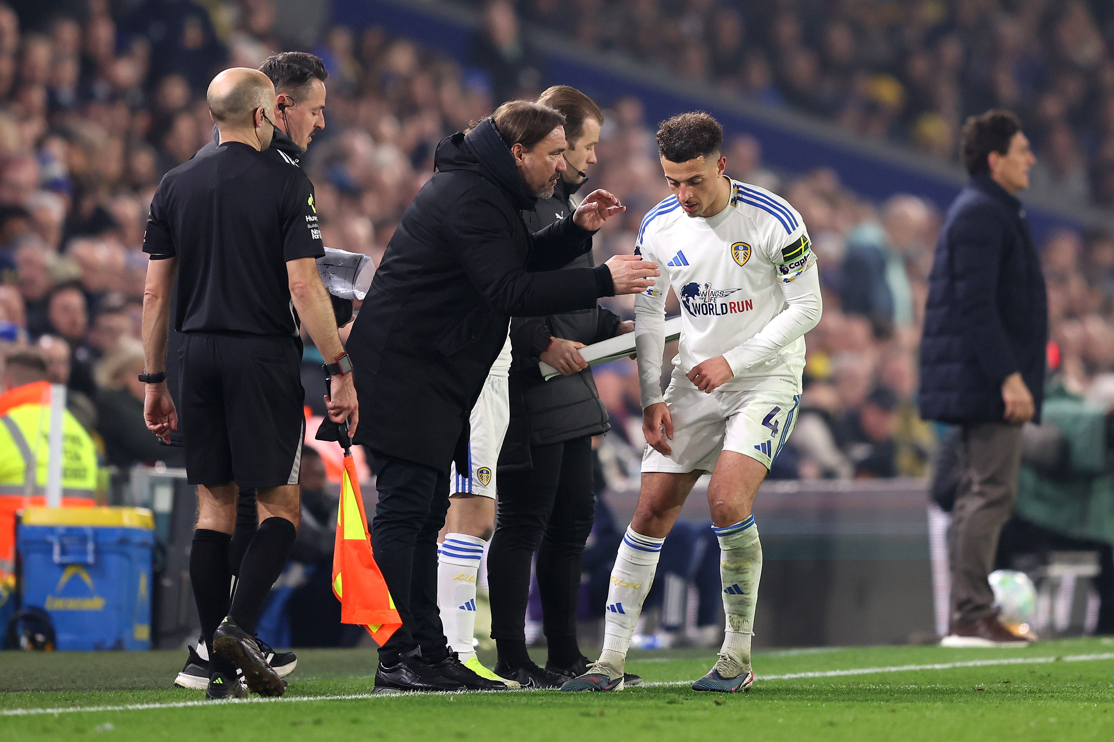 Club statement as key Leeds United man signs new long-term deal with ...