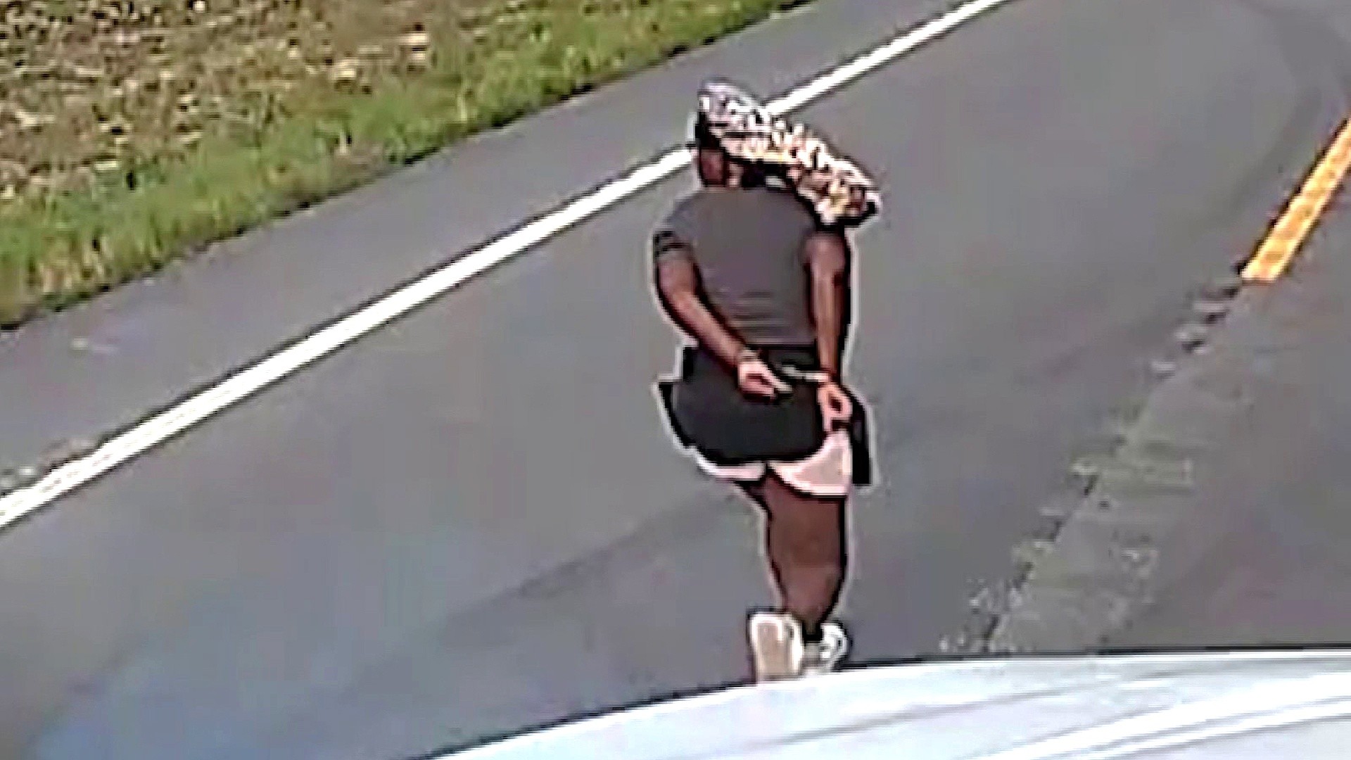 Video: Handcuffed woman escapes attempted kidnapper