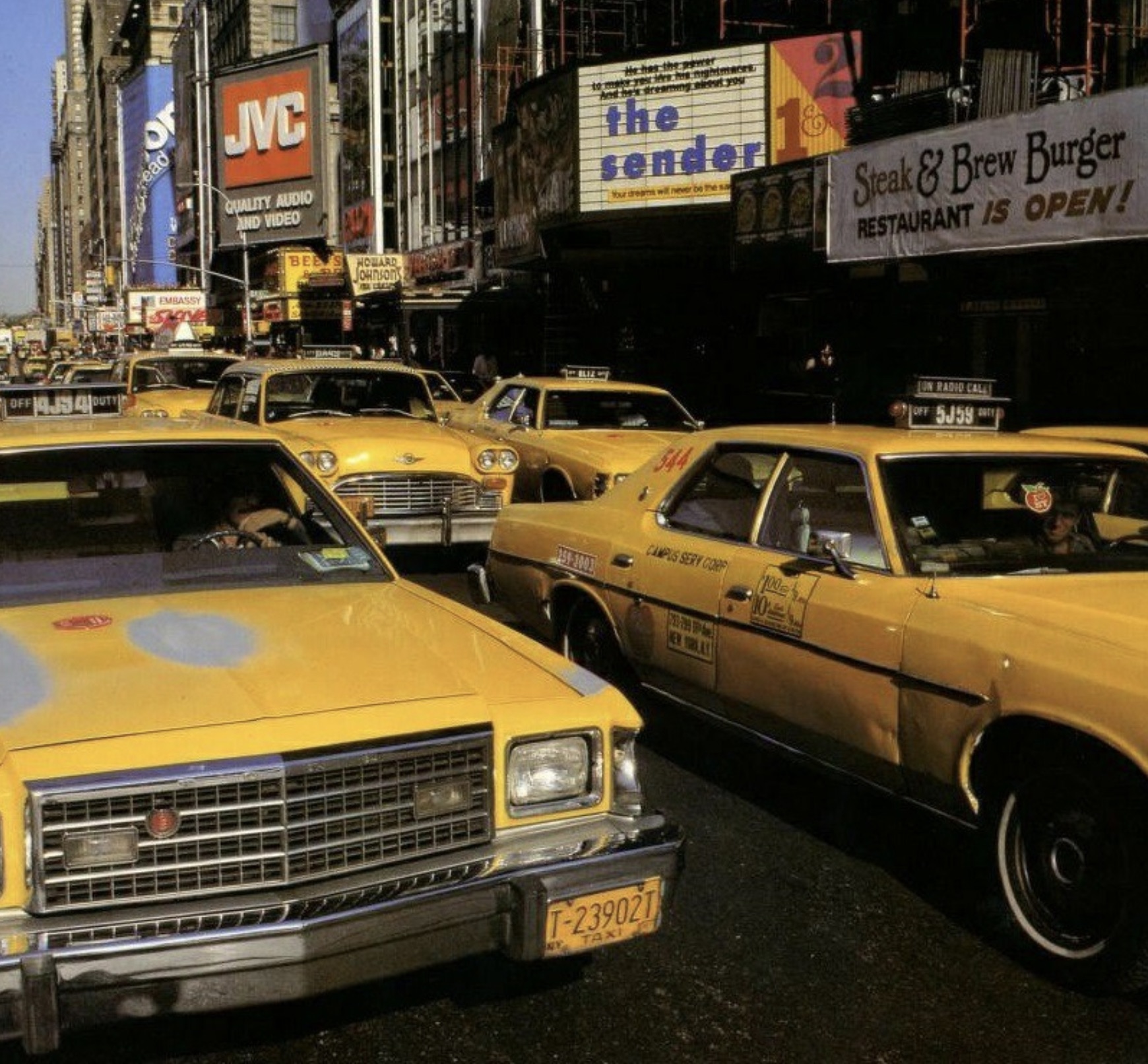 15 grimy pics of Times Square in the '70s & '80s