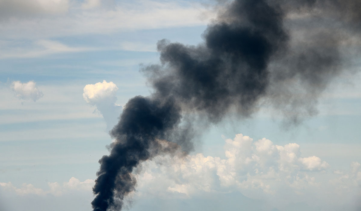 Fresh humiliation for Putin as Ukraine blitzes major oil depot amid ...